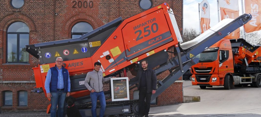 Zweiwellenzerkleinerer Impaktor 250 EVO: Arjes liefert 500. Maschine ...