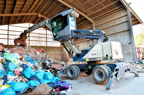 Fuchs MHL310F Umschlagbagger – der Name ist Programm | Recyclingportal